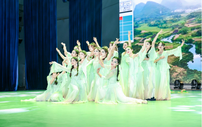 昆明理工大学举行第十三届“红土情·世界风”中外师生文艺晚会-昆明理工大学国际学院